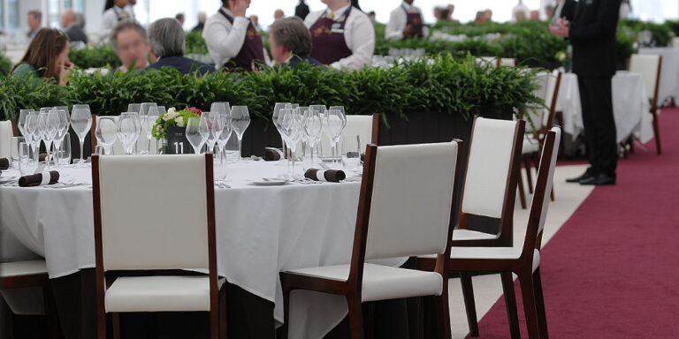 The importance of hiring luxury chairs for corporate dining ...